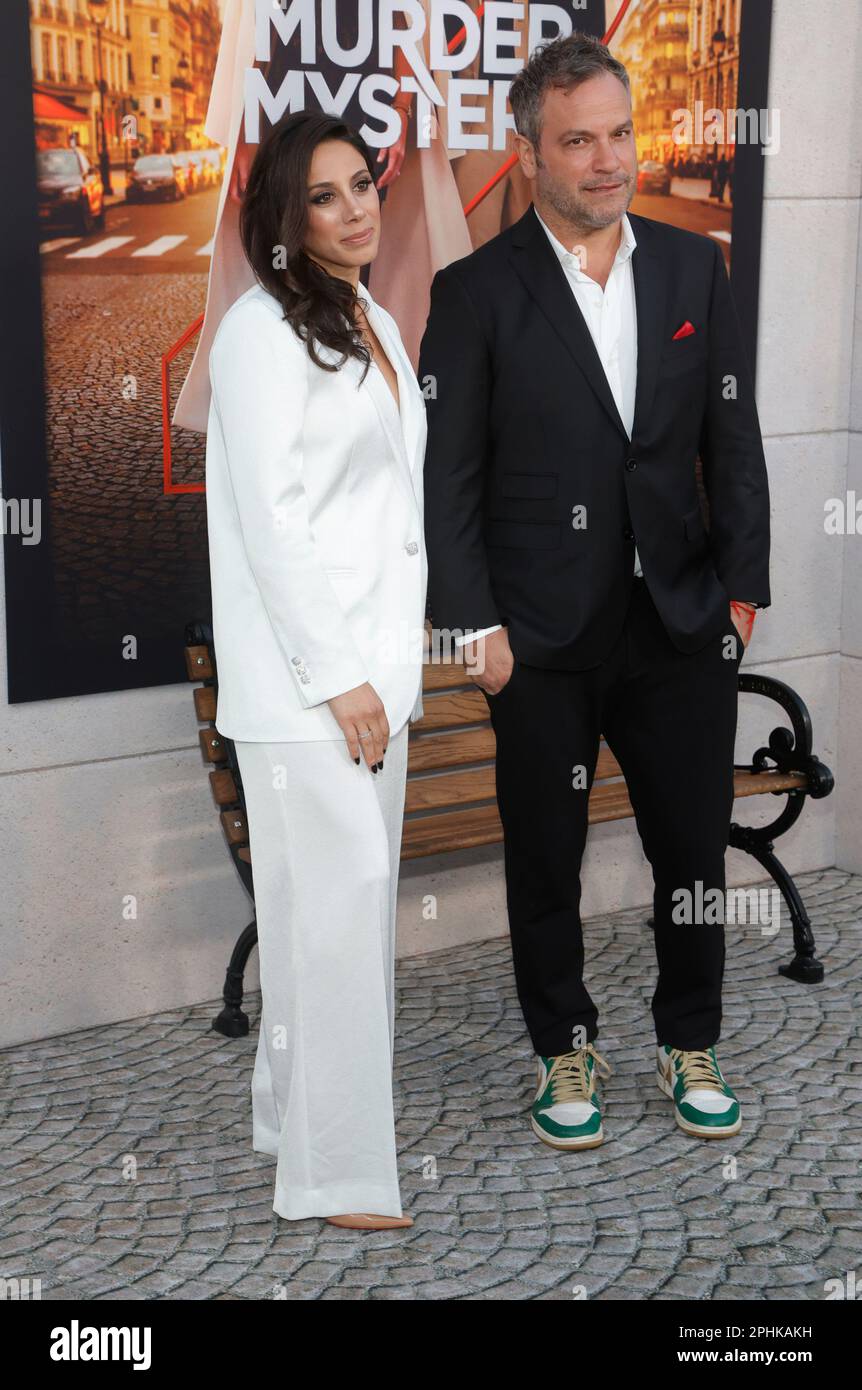Los Angeles, California, USA. 28th Mar, 2023. Samantha Garelick, Jeremy ...