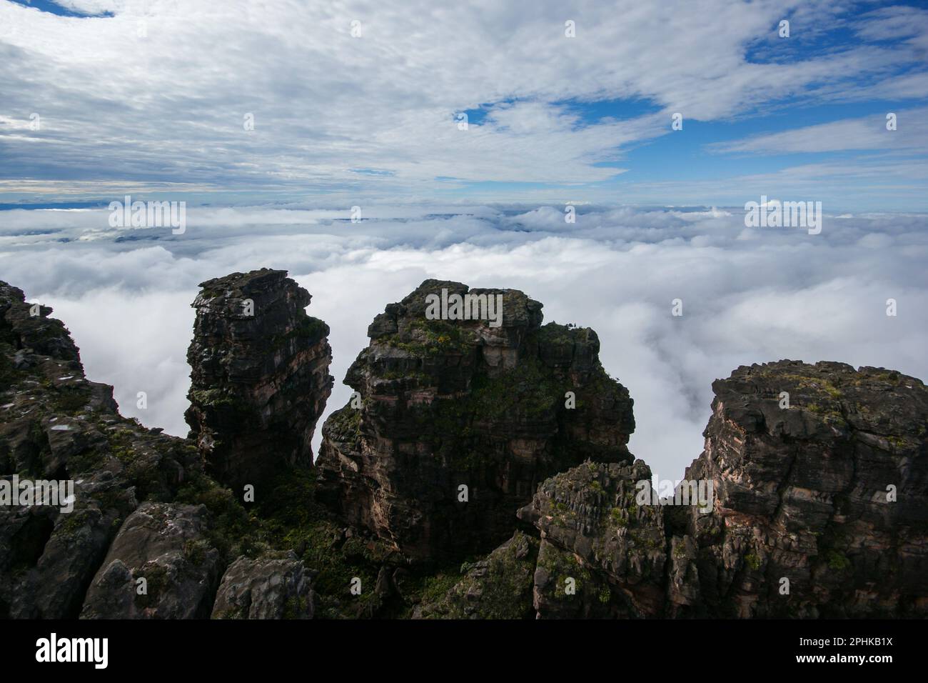 View jagged sandstone pillars hi-res stock photography and images - Alamy