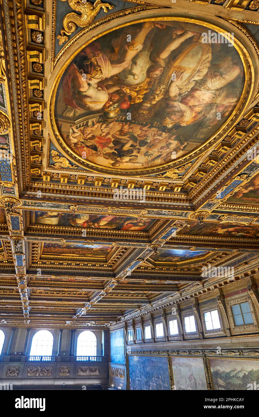 Impressive ceilings in the Old Palace ( Palazzo Vecchio ) in Florence ...