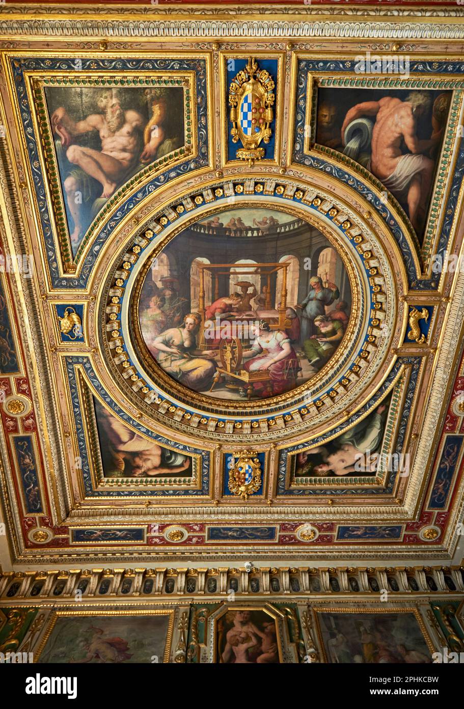 Palazzo vecchio ceiling hi-res stock photography and images - Alamy