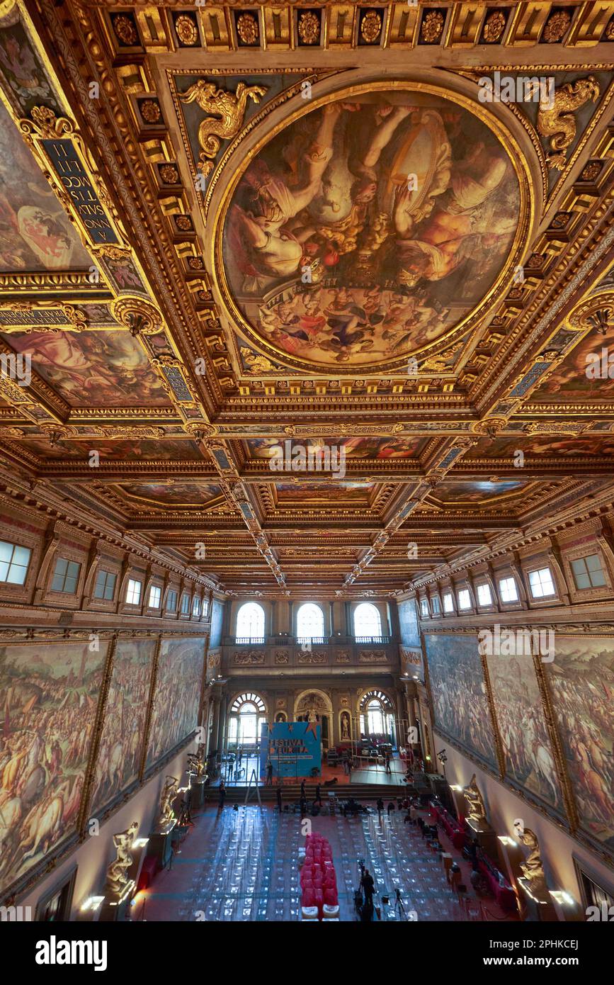 Impressive ceilings in the Old Palace ( Palazzo Vecchio ) in Florence ...