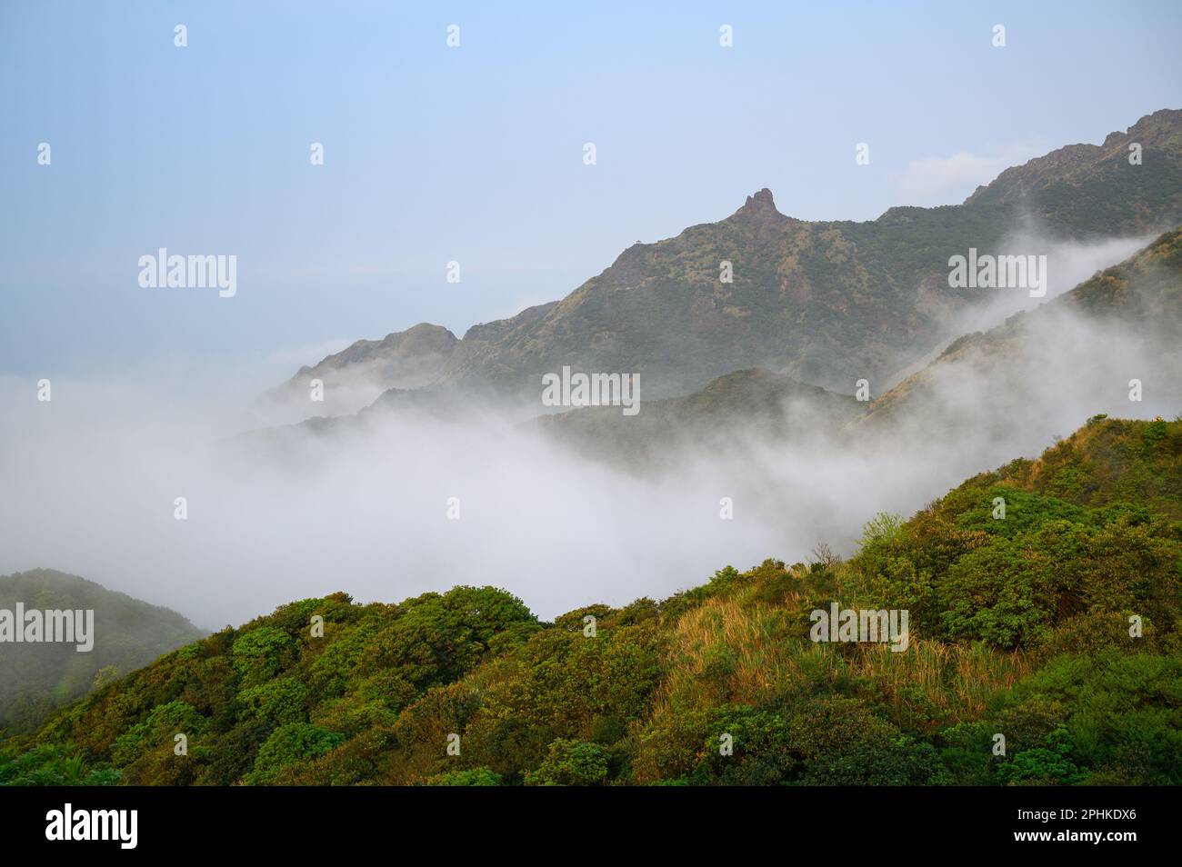 Jiufen's Mountains and Interweaving White Clouds in Daytime Scenery ...