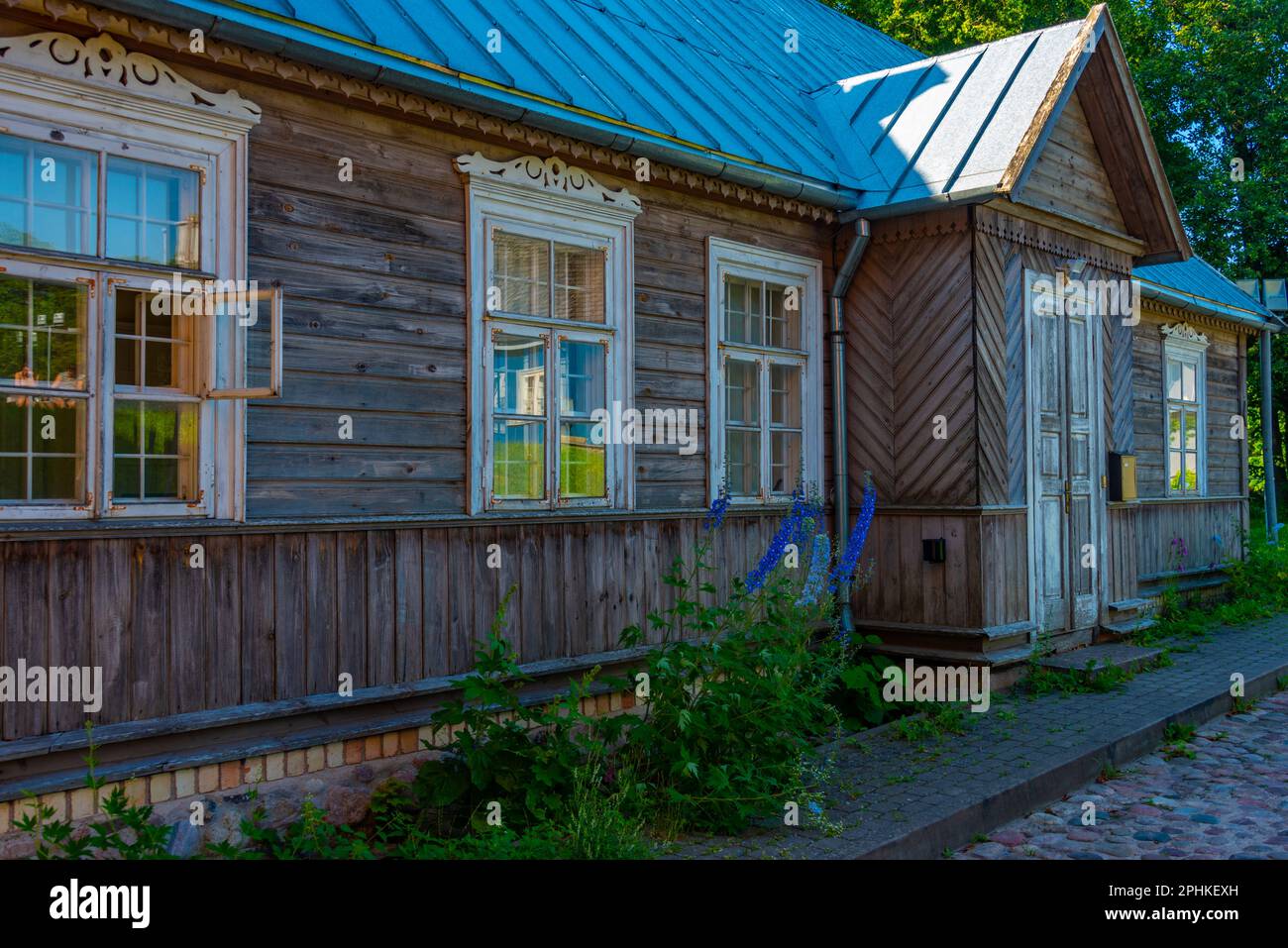 Lithuanian cottage hi-res stock photography and images - Alamy