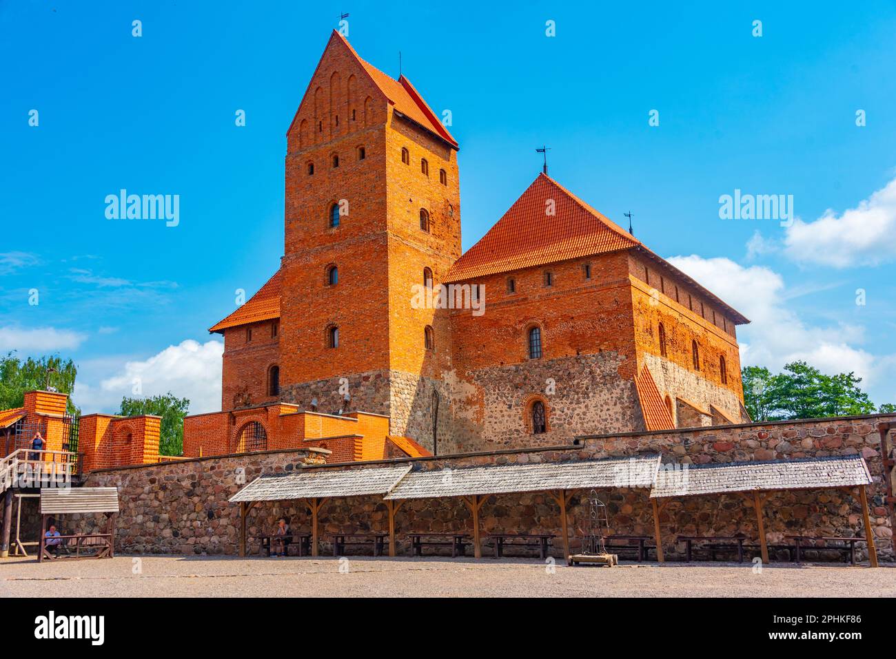 Traditional courtyard red brick hi-res stock photography and images - Alamy