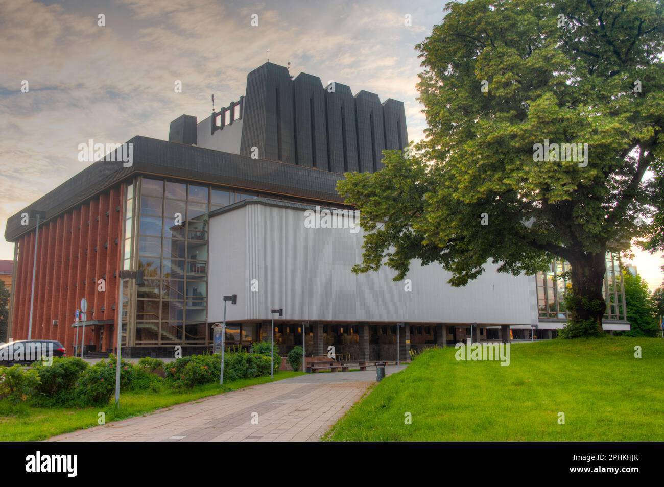 Lithuanian National Opera and Ballet Theatre in Vilnius Stock Photo - Alamy