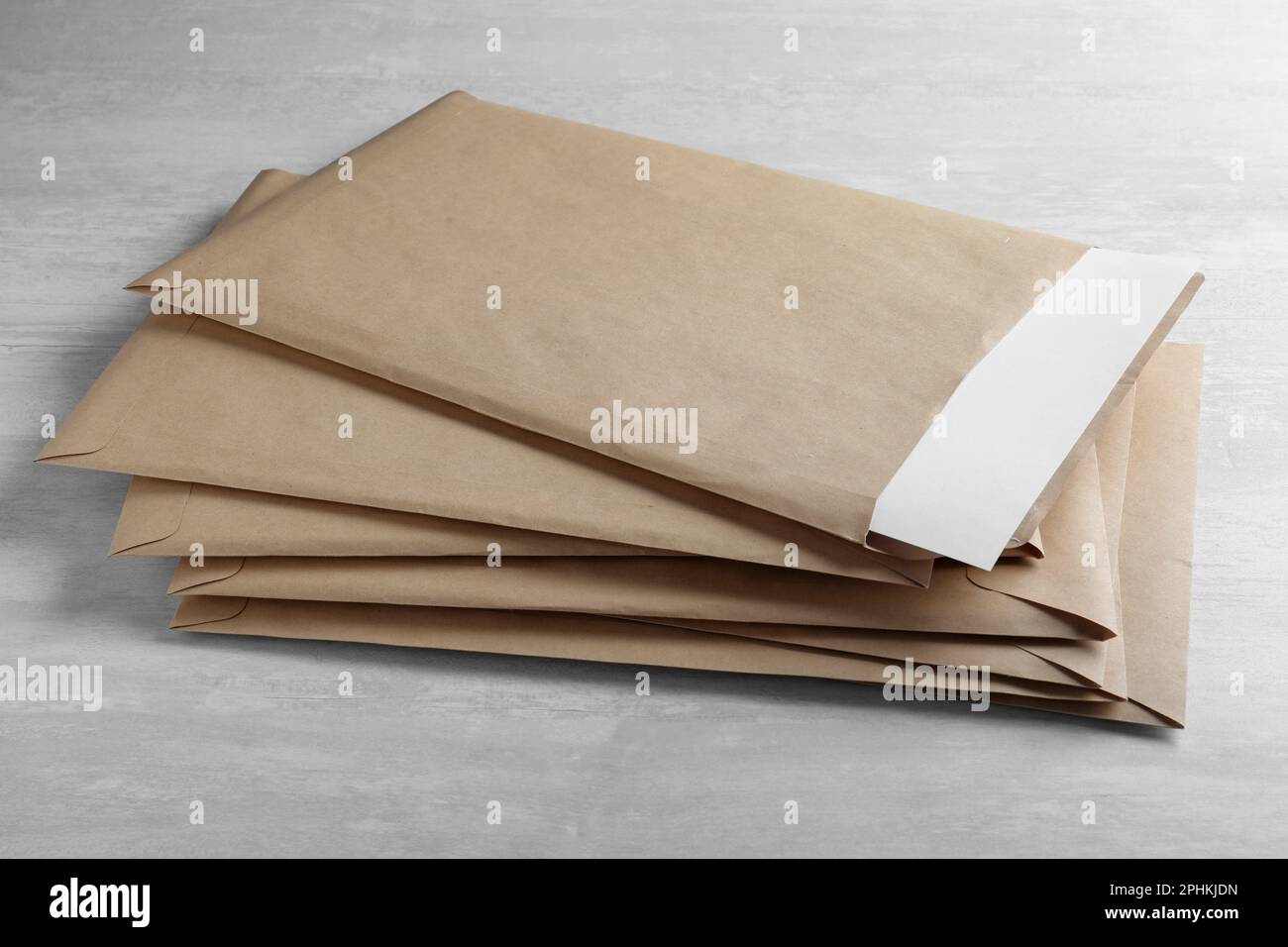 Size envelopes hi-res stock photography and images - Alamy