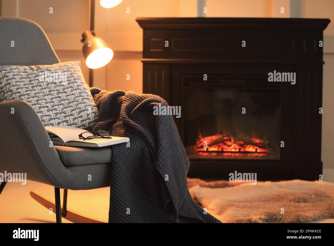 Rocking chair plaid book hi-res stock photography and images - Alamy