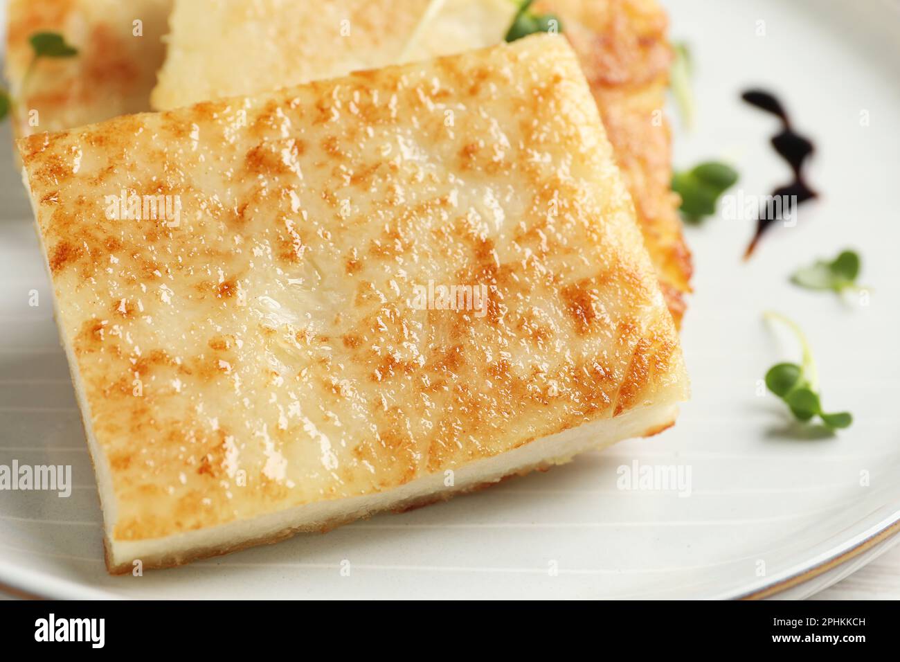 Turnip cake dim sum hi-res stock photography and images - Alamy