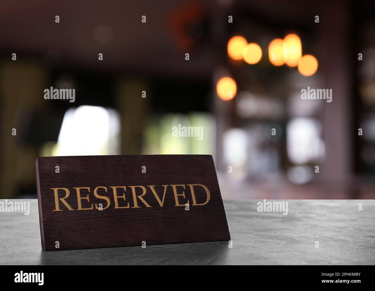 Reserved sign on pub table hi-res stock photography and images - Alamy