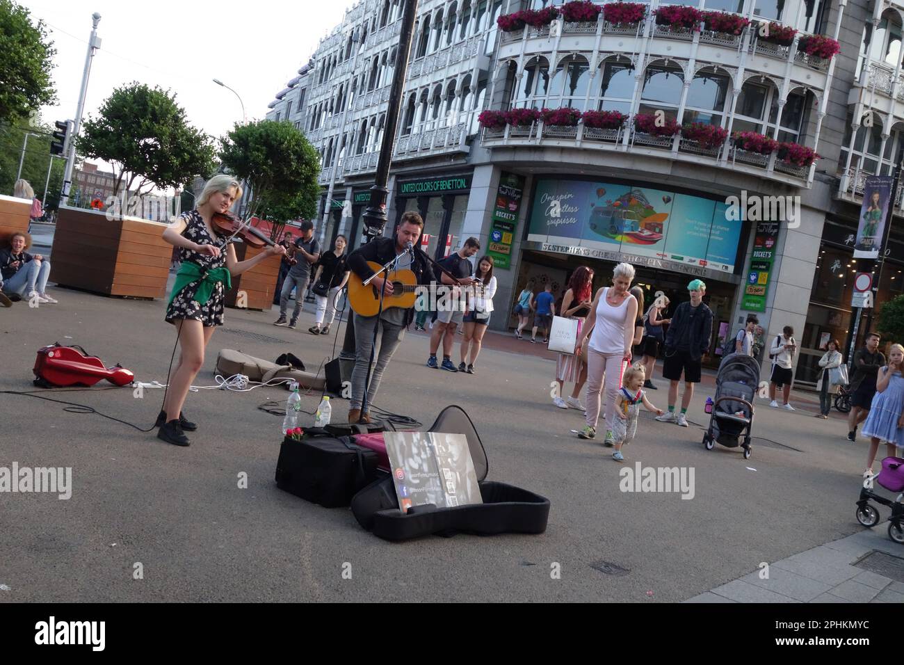 Jason Flynn & Ella (on Violin) busking on Grafton Street, Dublin ...