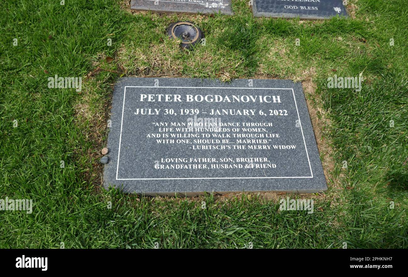 Los Angeles, California, USA 26th March 2023 Director Peter Bogdanovich's Grave at Pierce ...