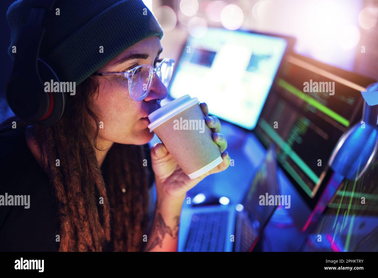Ai search data report hi-res stock photography and images - Alamy