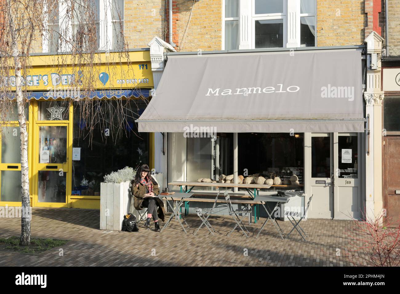 Bakery store middle east hi-res stock photography and images - Alamy