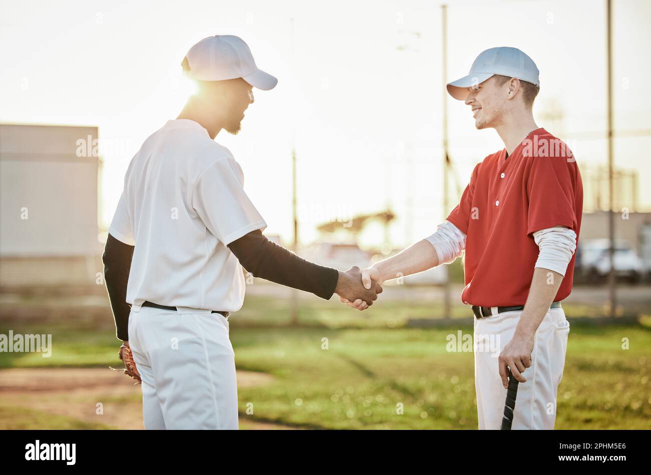 Athletes shaking hands hi-res stock photography and images - Alamy