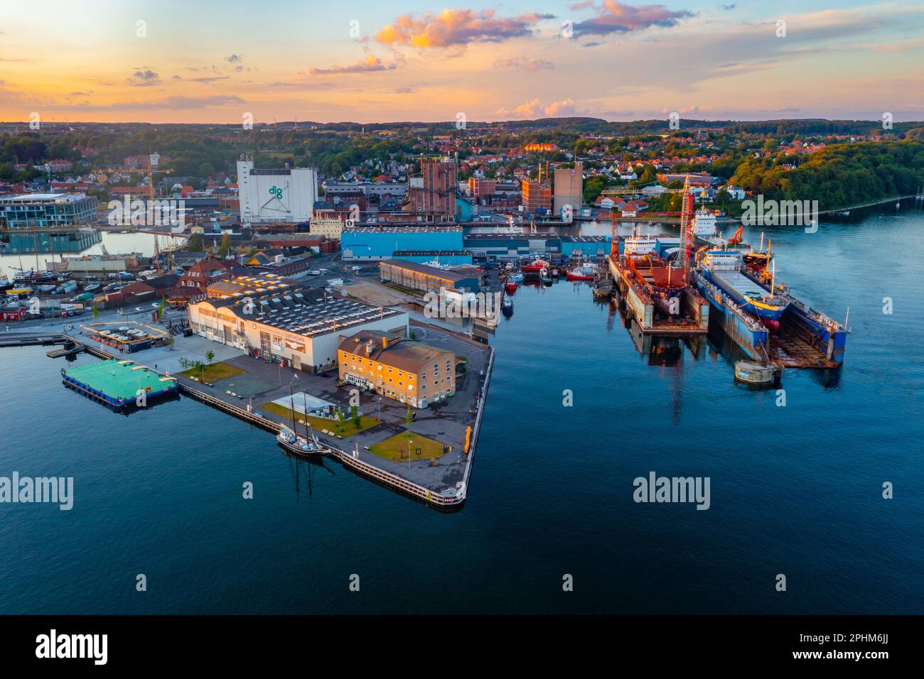 Aerial view harbor docks hi-res stock photography and images - Alamy