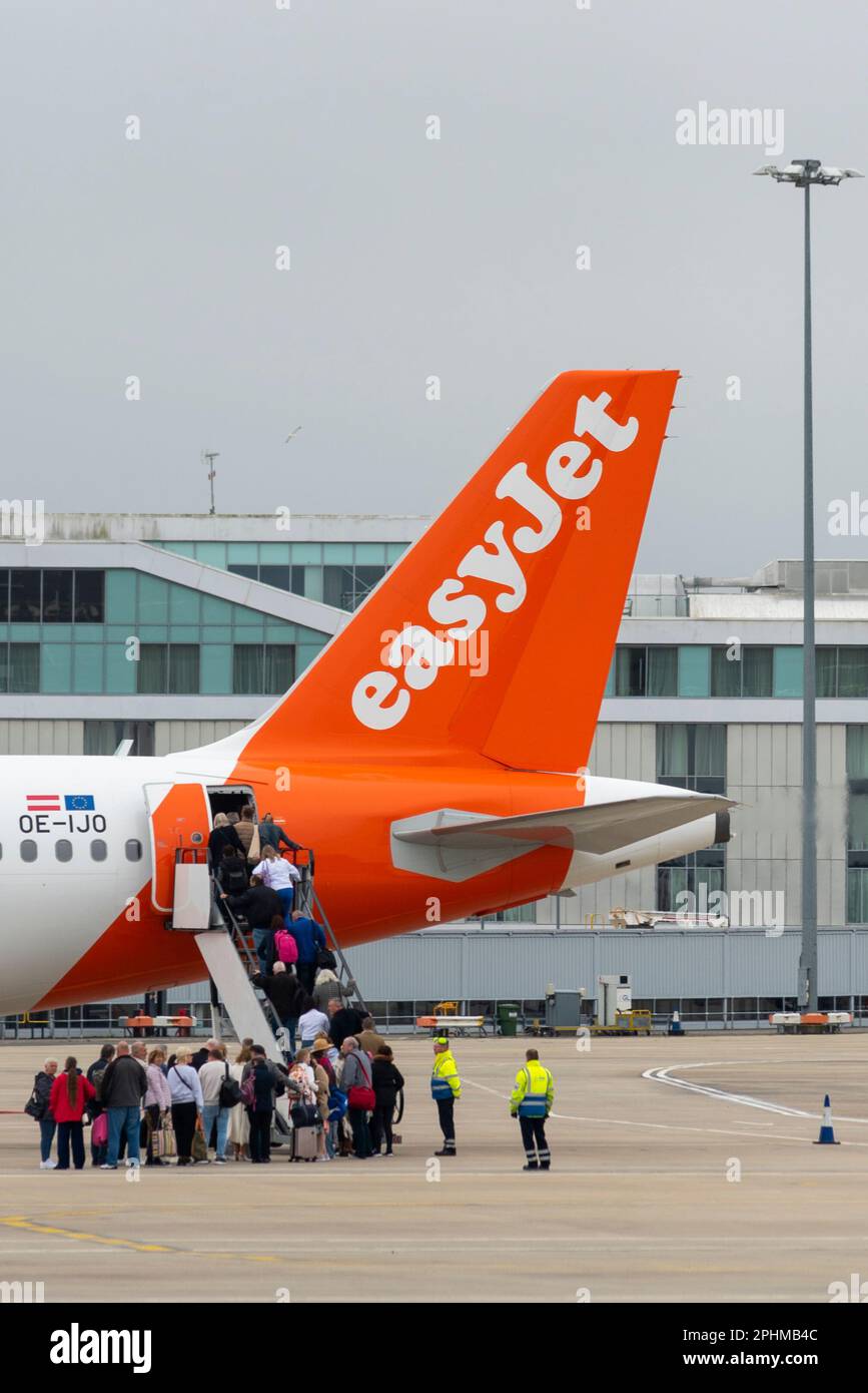Easyjet airbus plane 2023 hi-res stock photography and images - Alamy
