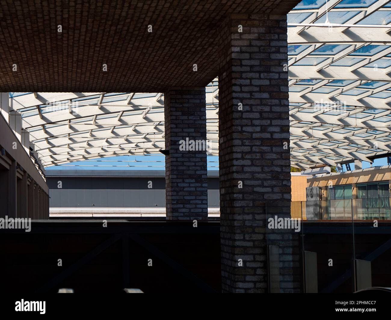 Atrium and rooftop of Westgate Centre in Oxford Stock Photo - Alamy