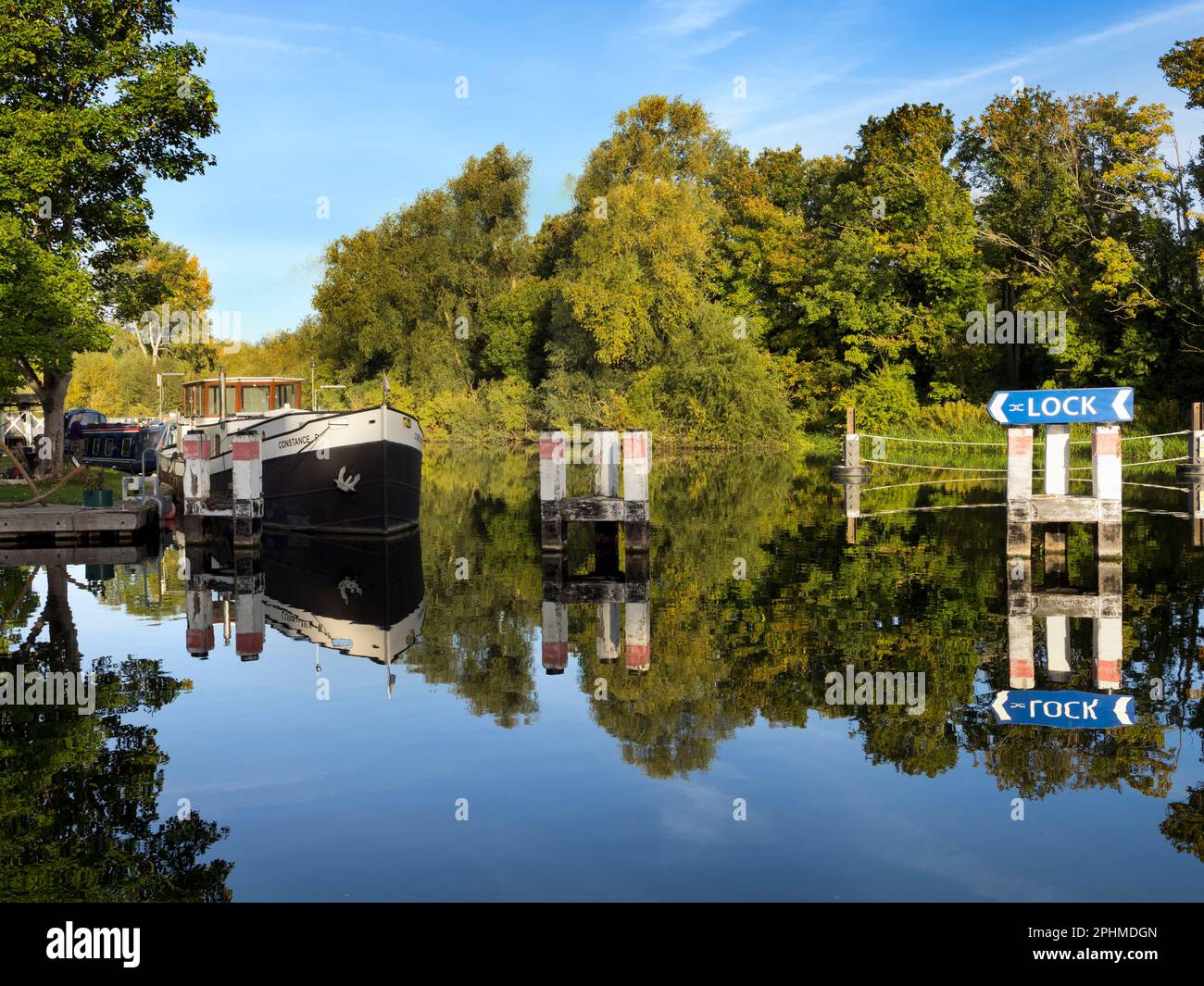 A timeless scene at Abingdon lock gates on a fine Autumn morning; these ...