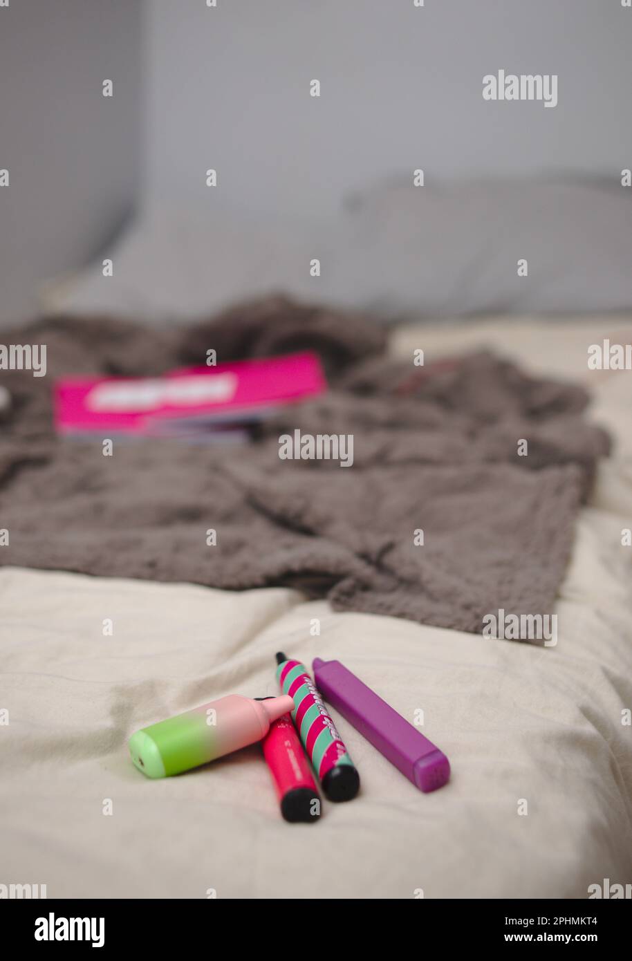 Vapes disposable hi-res stock photography and images - Alamy