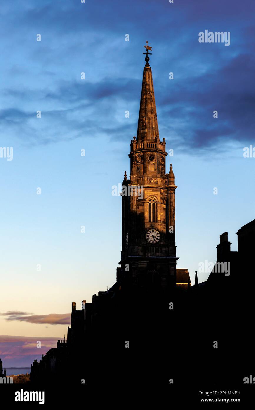 Spire of the Tron Kirk at dusk, Edinburgh Stock Photo - Alamy