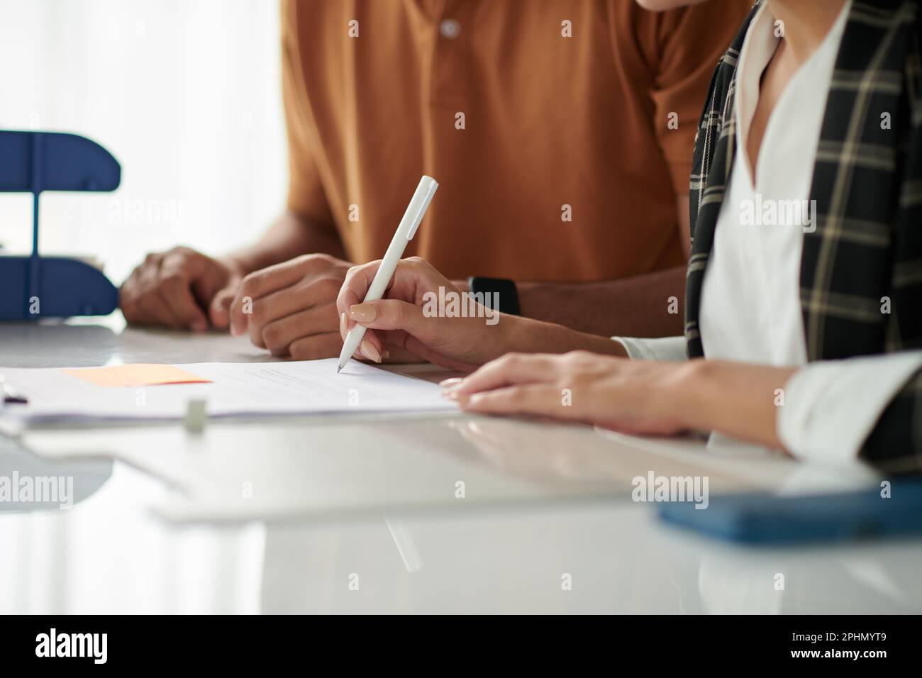 Elderly client documents hi-res stock photography and images - Alamy