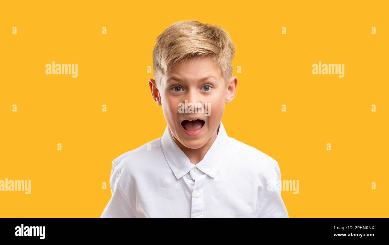 scared child portrait frustrated boy screaming Stock Photo - Alamy