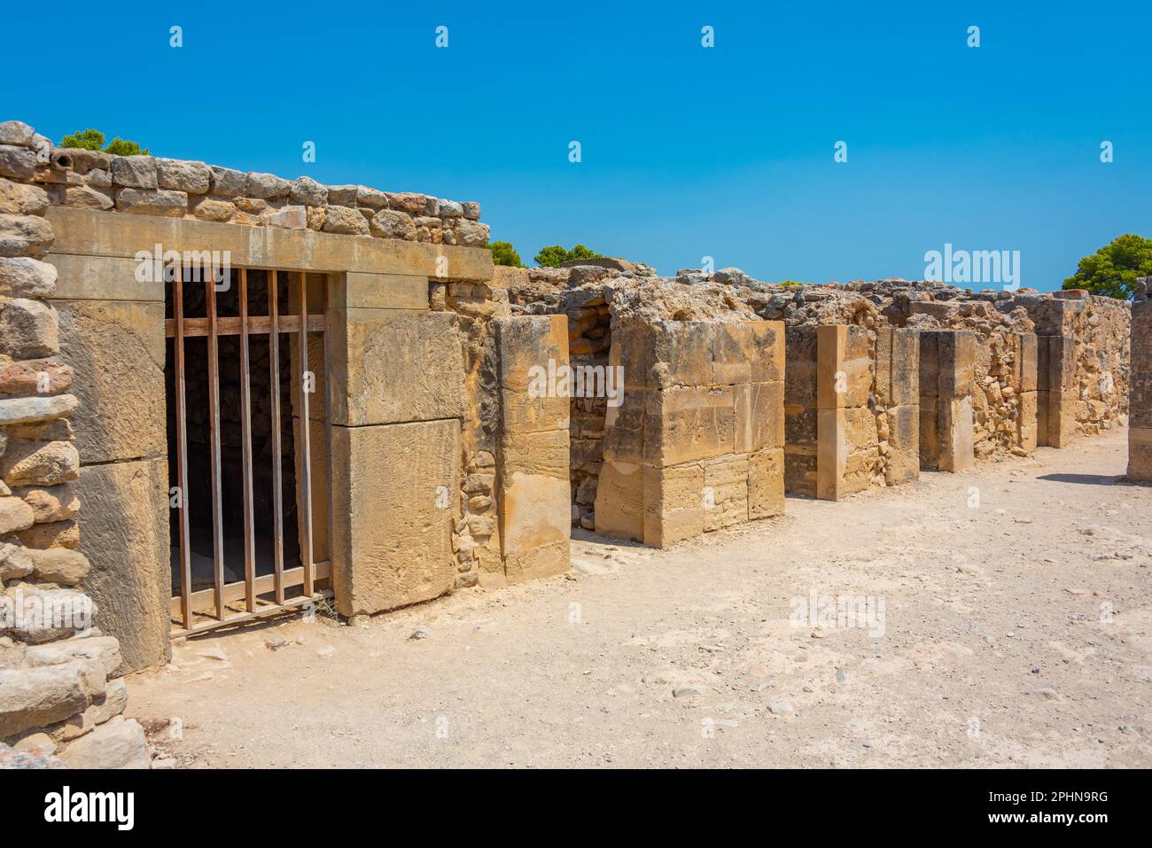 Minoan Palace of Phaistos at Greek island Crete Stock Photo - Alamy