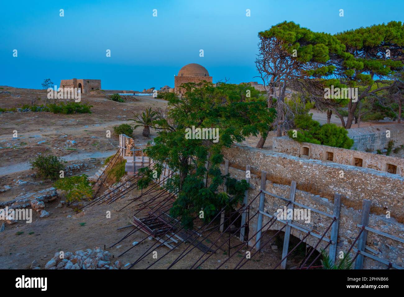 Sunset view of Venetian Fortezza Castle in Greek town Rethimno, Crete ...