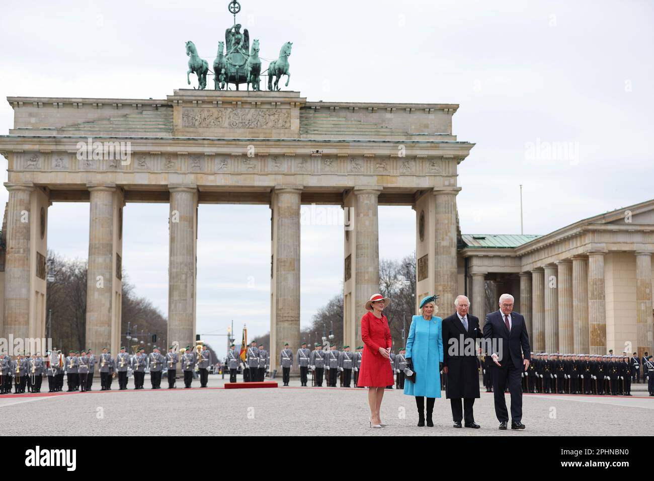 German President Frank-Walter Steinmeier (right) his wife Elke ...