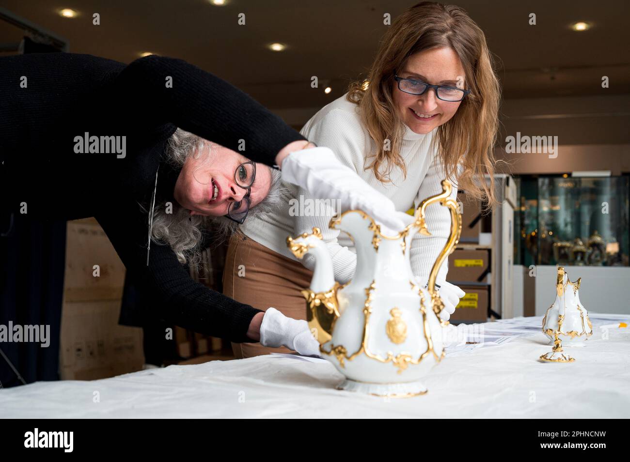 Hohenberg An Der Eger, Germany. 29th Mar, 2023. Sabine Appl (l ...