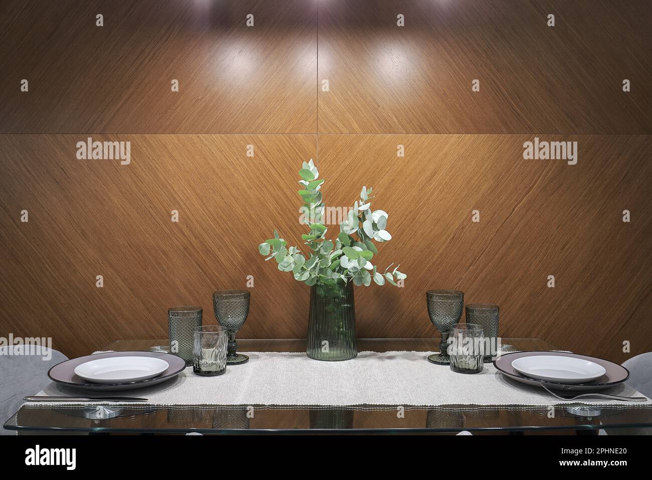 Cozy restaurant table setting hi-res stock photography and images - Alamy