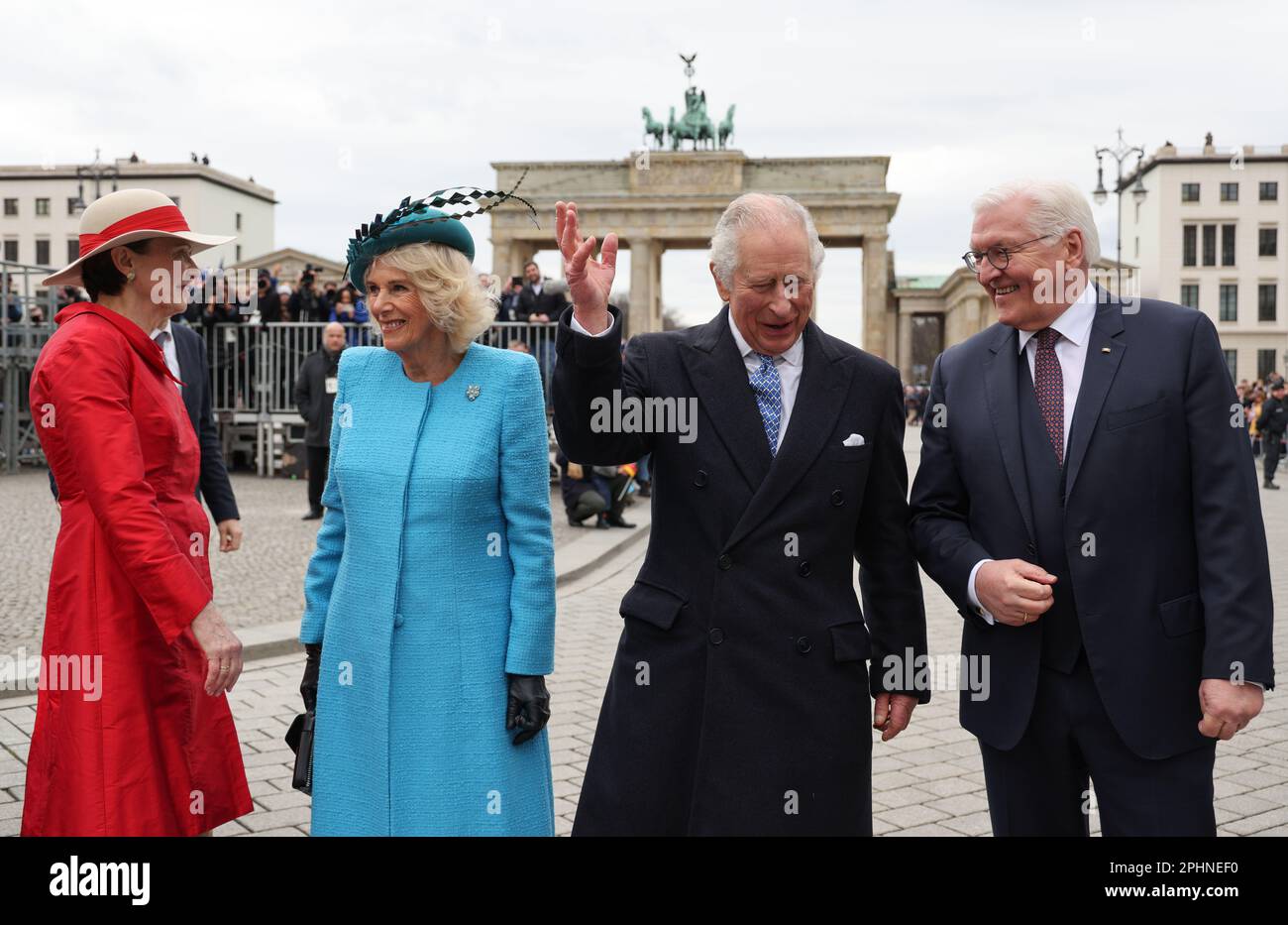 German President Frank-Walter Steinmeier (right) his wife Elke ...