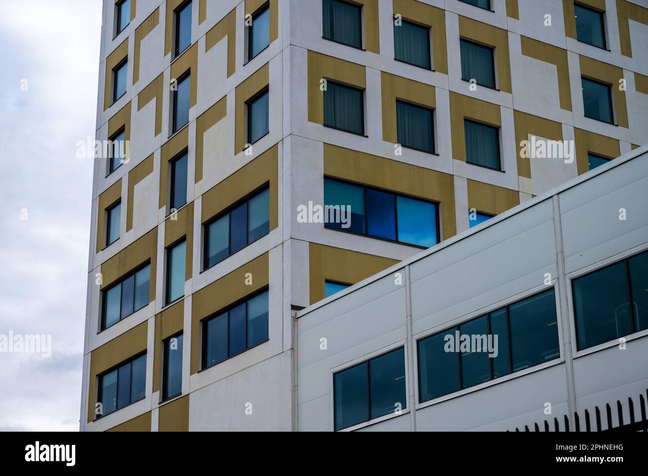 High rise table hi-res stock photography and images - Alamy