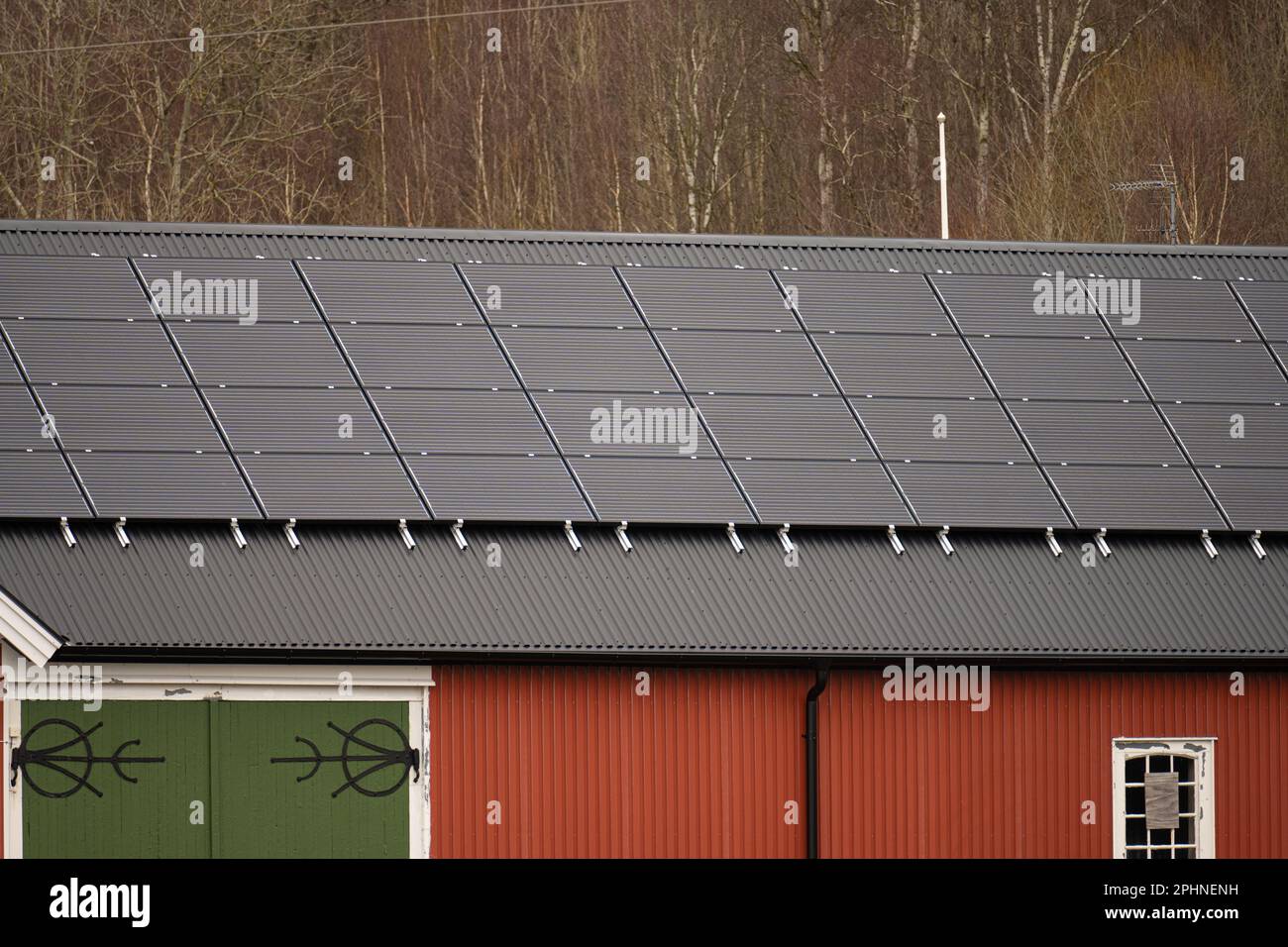 Solar panel on roof of a barn hi-res stock photography and images - Alamy