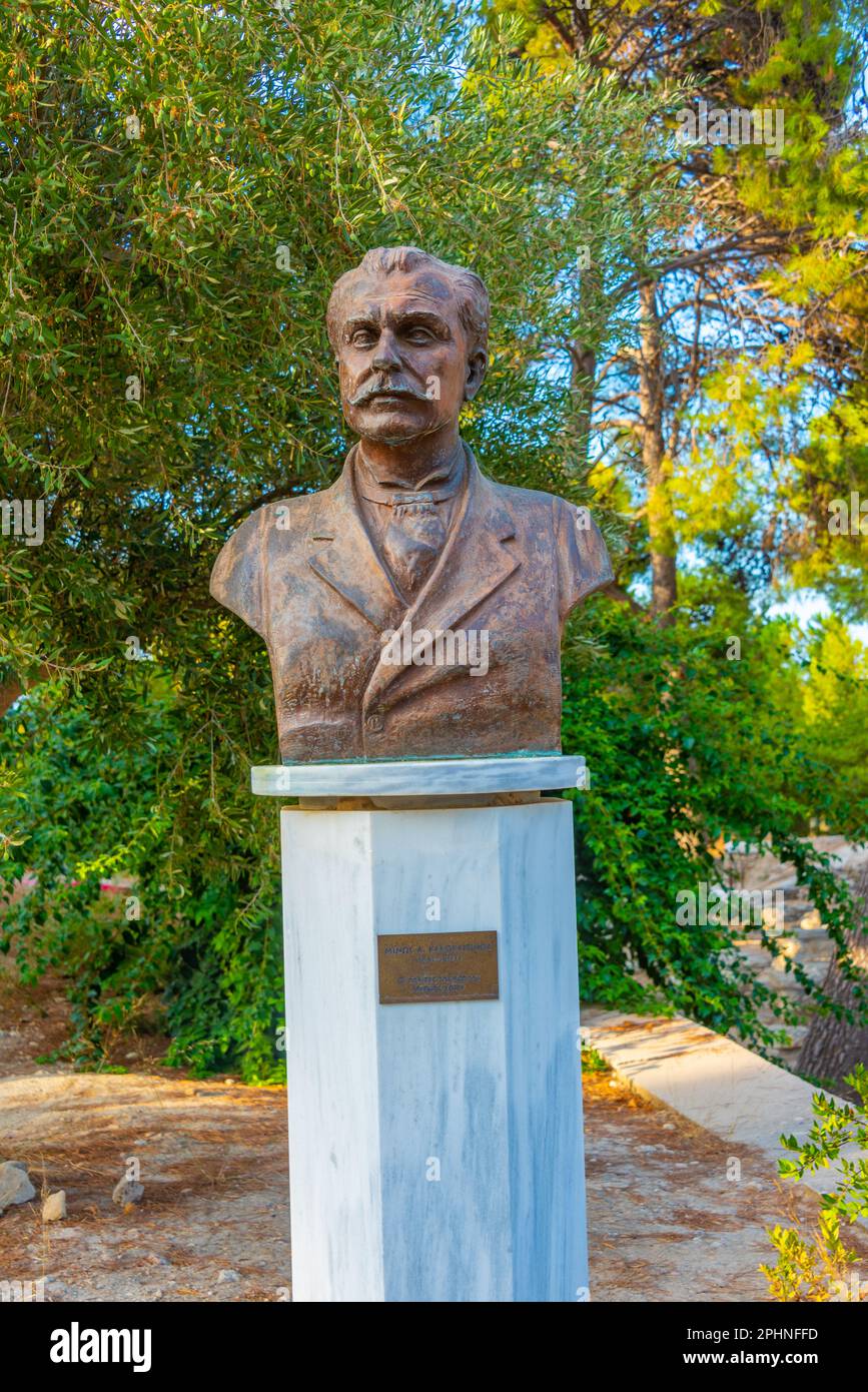 Statue of Minos Kalokairinos at Heraklion, Crete Stock Photo - Alamy