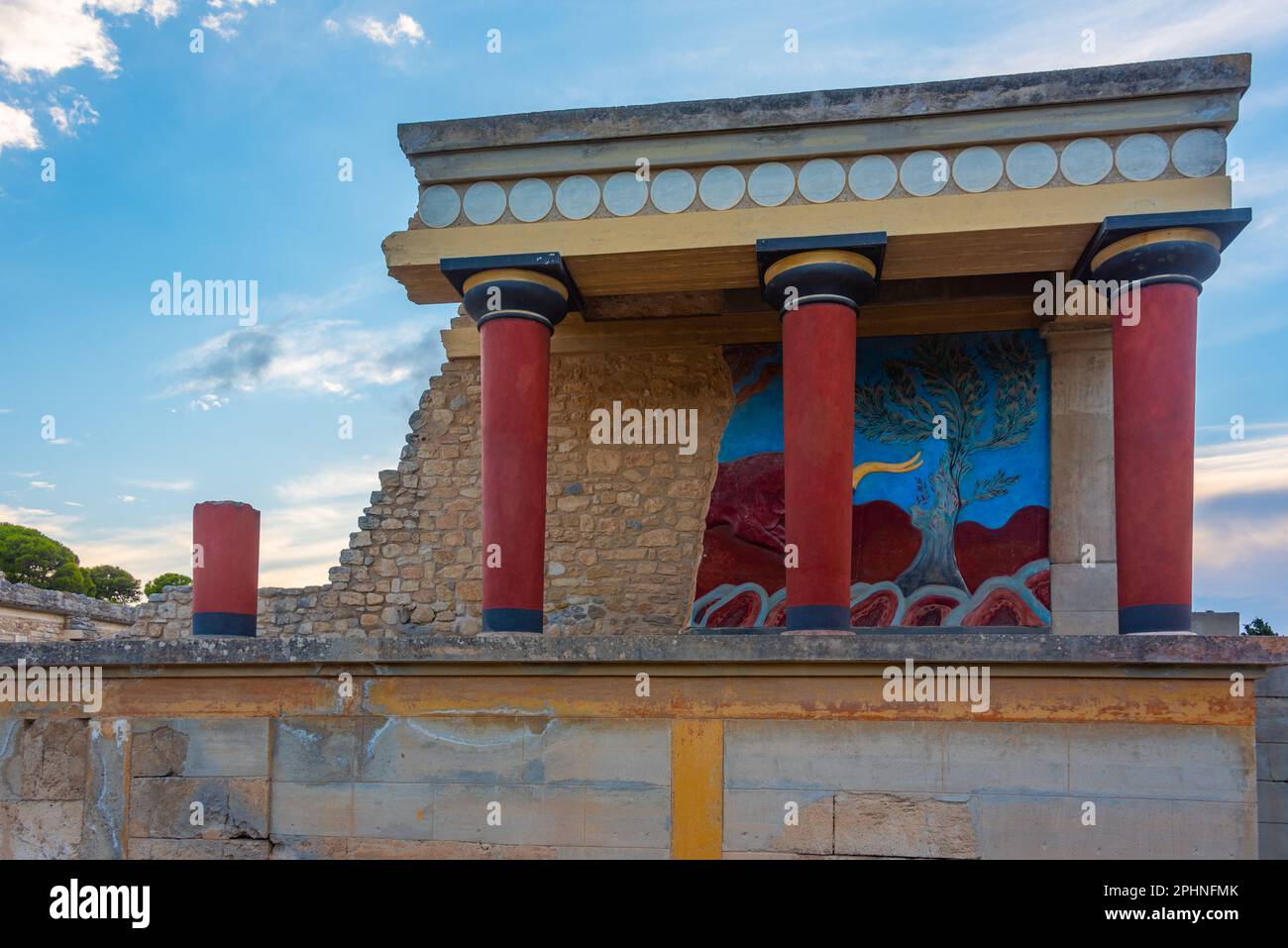 Sunset view of the north entrance to Knossos palace at Greek island ...