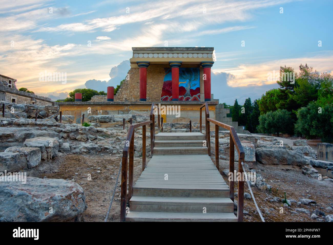 Sunset view of the north entrance to Knossos palace at Greek island ...