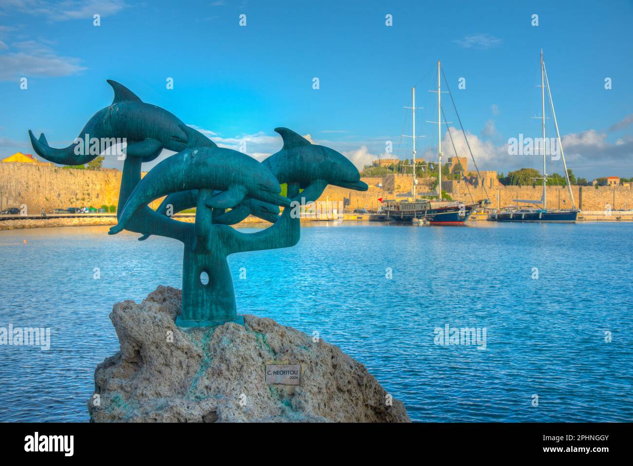 Ancient greek ship statue hi-res stock photography and images - Alamy