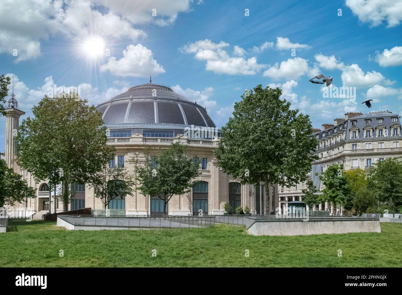 Paris, the Bourse du commerce, stock exchange, beautiful building at ...