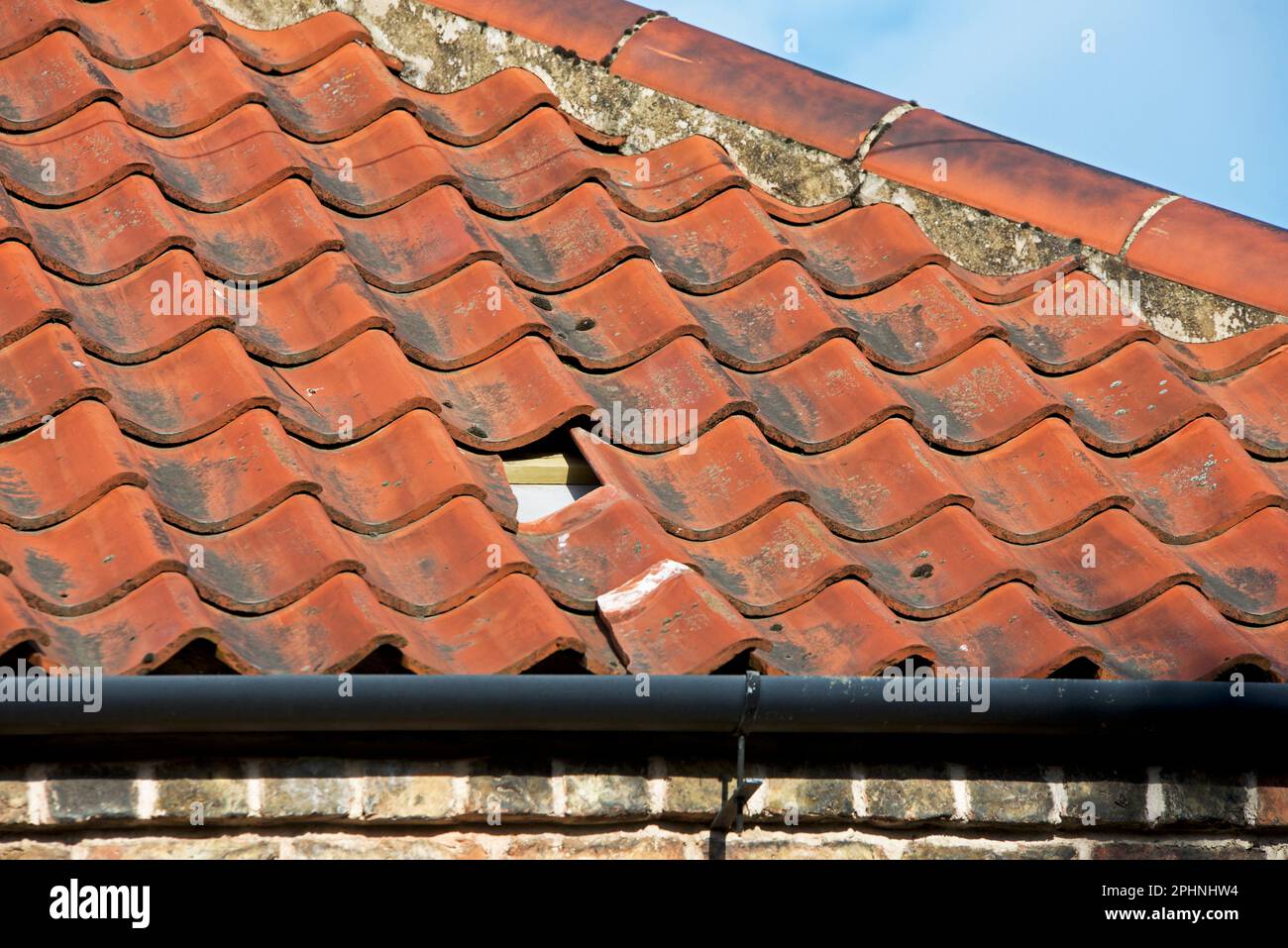 Broken roof hi-res stock photography and images - Alamy