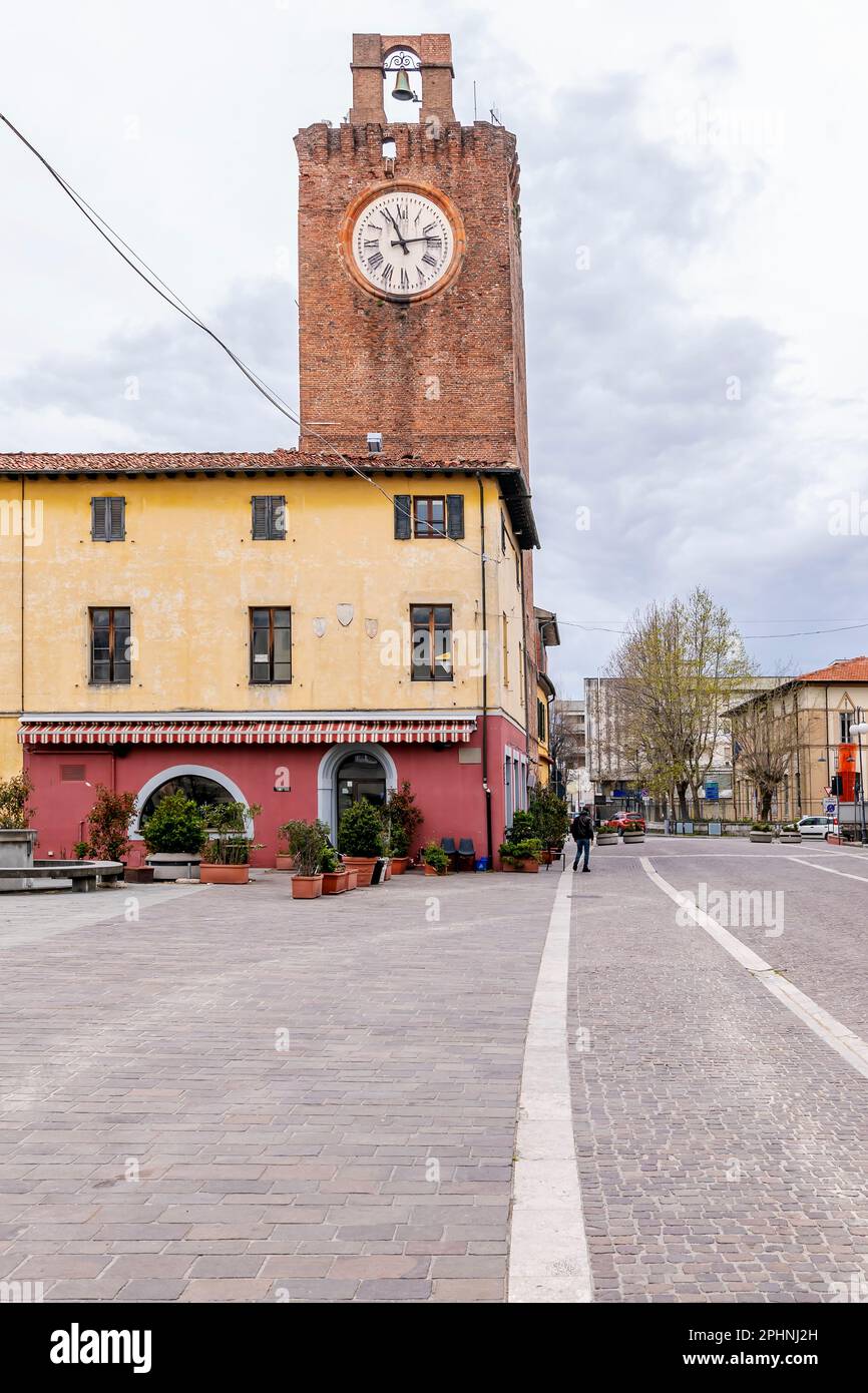 Street of cascina hi-res stock photography and images - Alamy