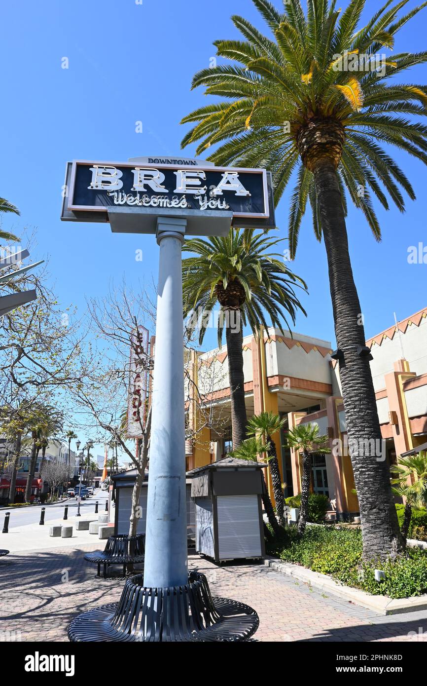 BREA, CALIFORNIA - 28 MAR 2023: Downtown Brea Welcomes You sign at Brea ... BREA, CALIFORNIA - 28 MAR 2023: Downtown Brea Welcomes You sign at Brea ...