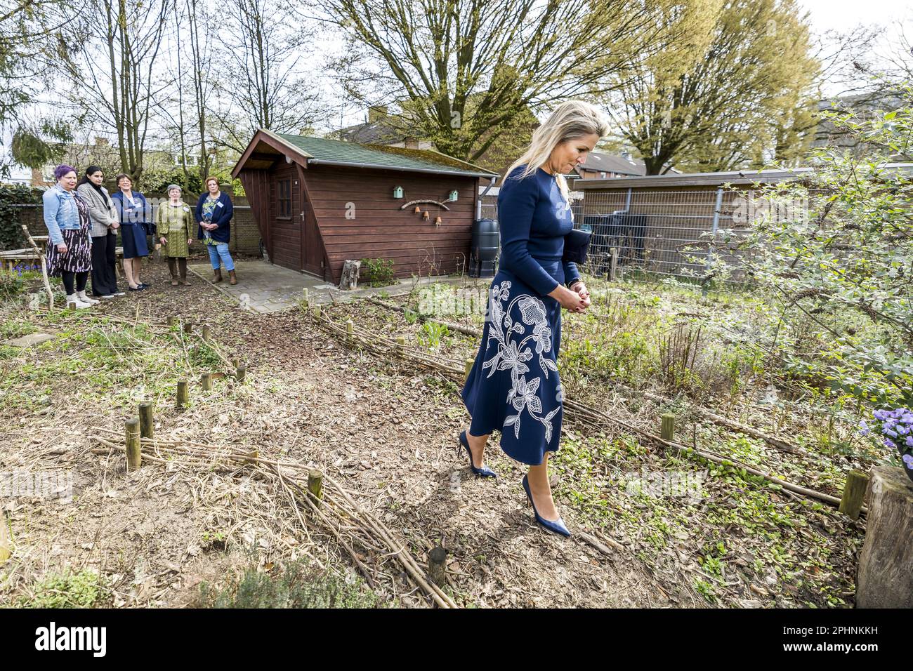 ROERMOND - Queen Maxima is shown around Mother Center Maximina, a ...