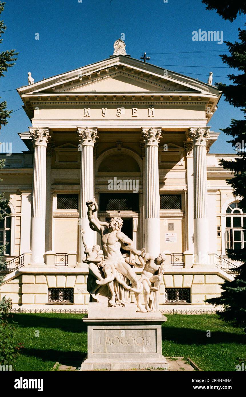 Museum odessa statue odesa hi-res stock photography and images - Alamy