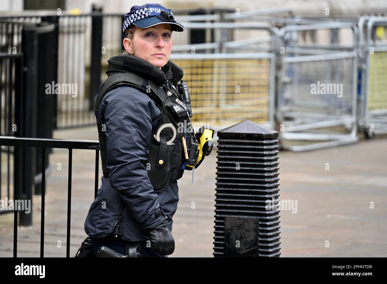 London police taser hi-res stock photography and images - Alamy