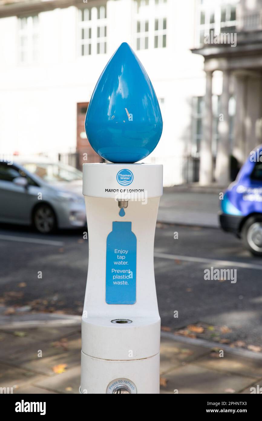 Blue water drop logos hi-res stock photography and images - Alamy