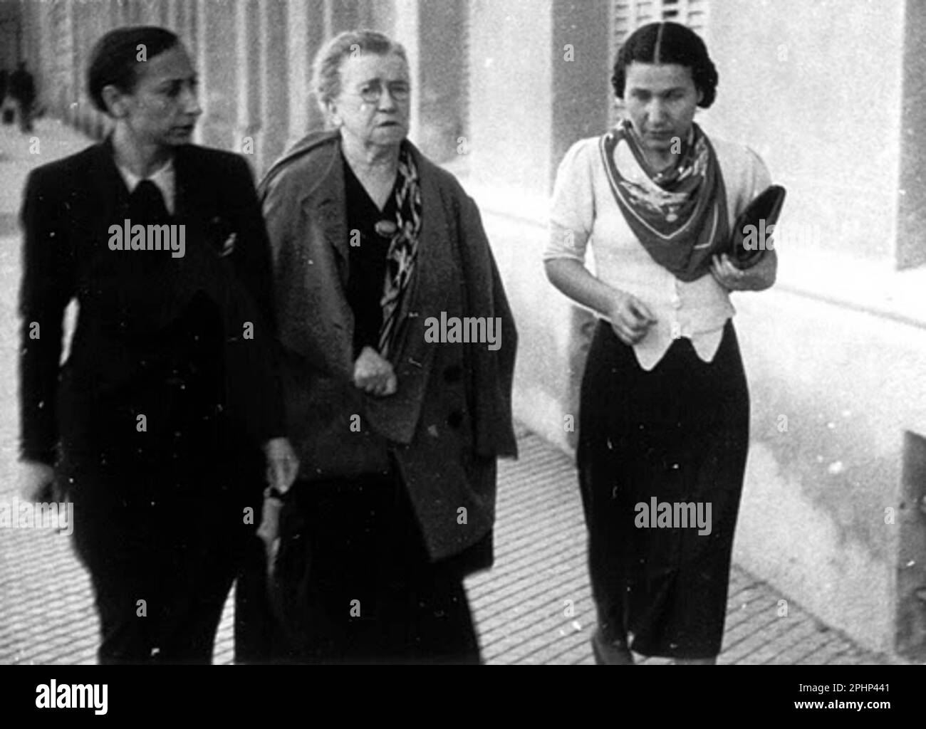 Lucía Sánchez Saornil and Emma Goldman Stock Photo - Alamy