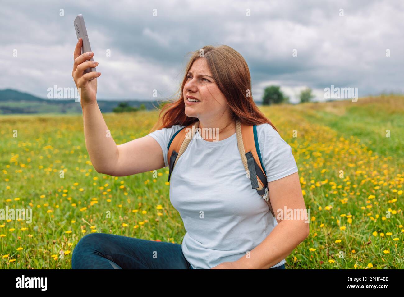 No signal cellphone network. No communication coverage, lost contact ...