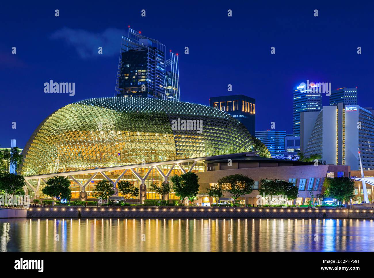 Esplanade centre singapore hi-res stock photography and images - Alamy