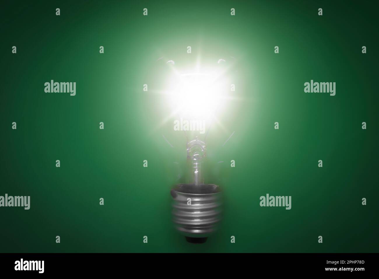 Lightbulb pattern on green hi-res stock photography and images - Alamy
